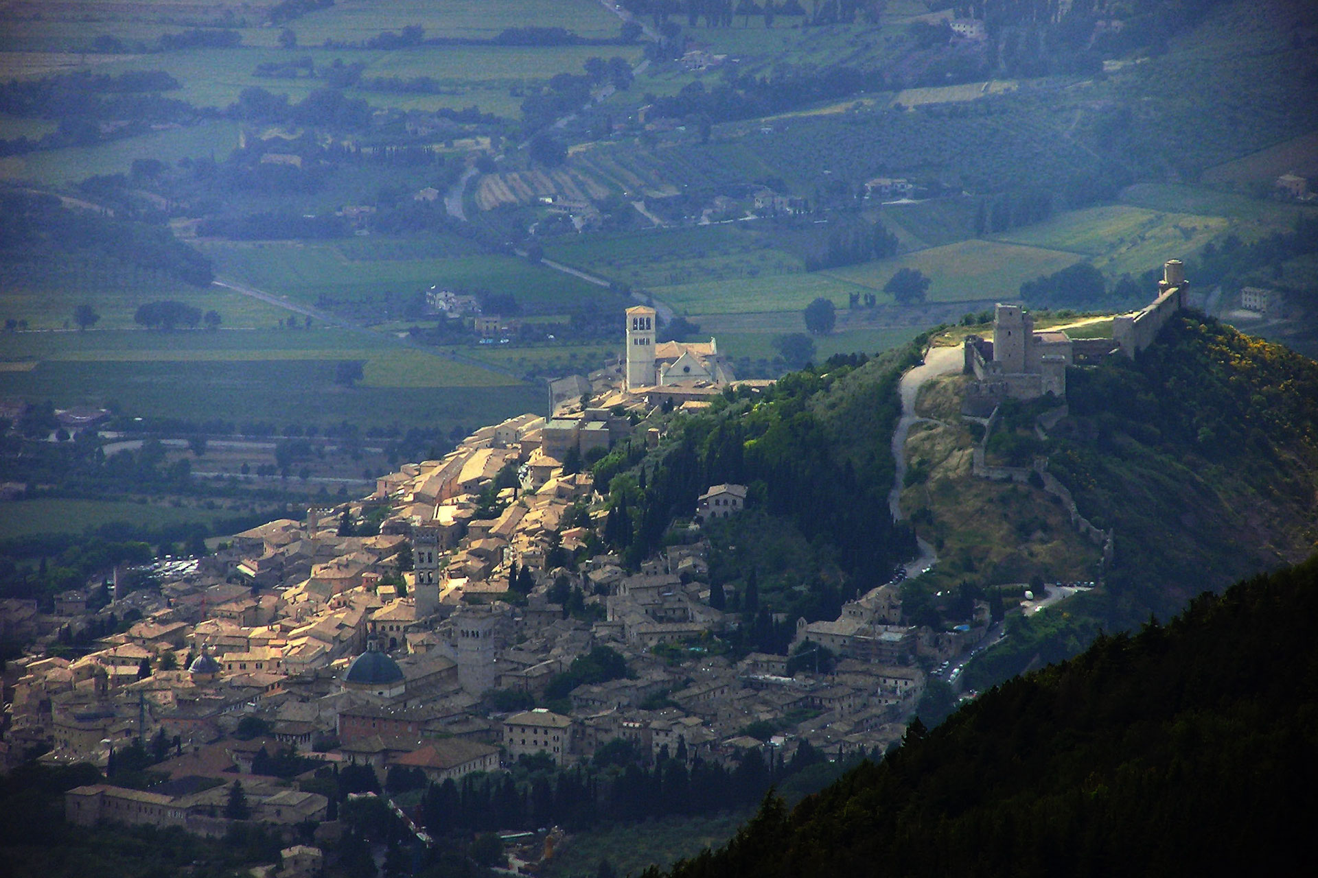 I monaci fantasma del monte Subasio - Hotel Fonte Cesia